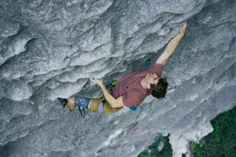 Seb Bouin klettert El Gran Cabron: Die erste 9b in China | VIDEO ...